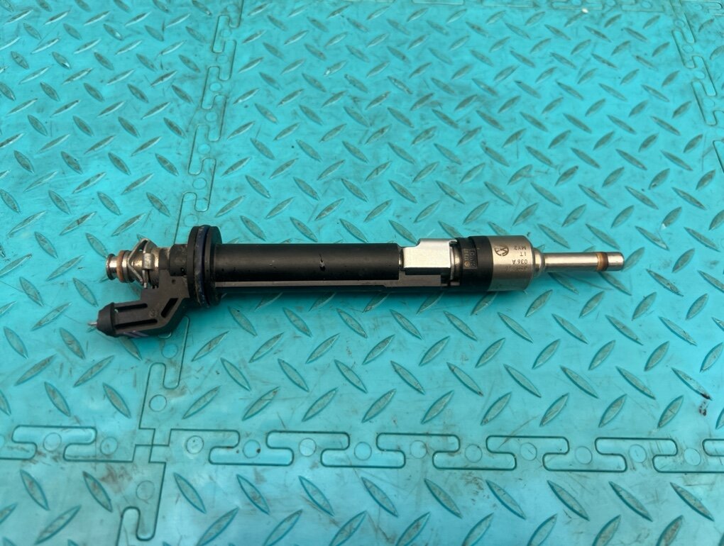 Форсунка топливная Audi Q7 4LB BHK 3.6 OEM 03H906036A