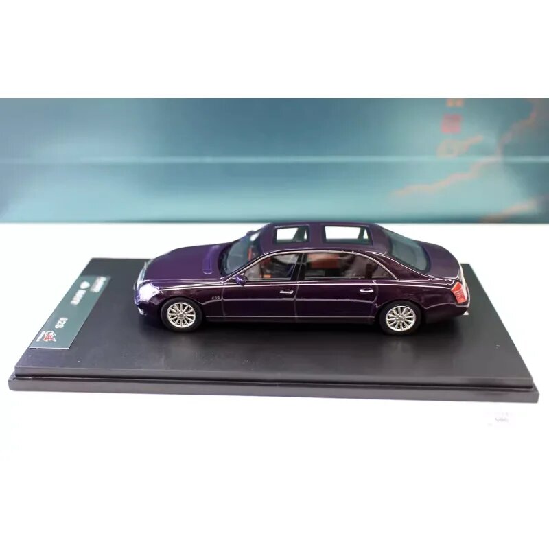 Модель автомобиля Welly Audi A8 D-Old Stock 1:43