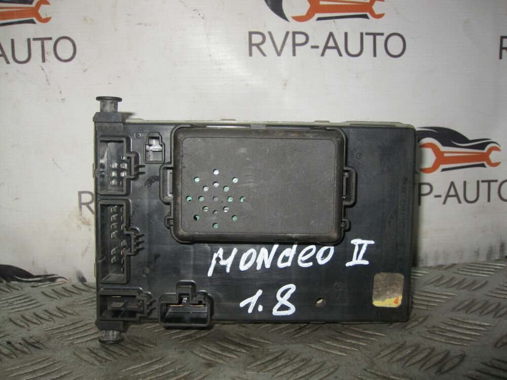 Блок предохранителей Ford Mondeo 2 1996-2000
