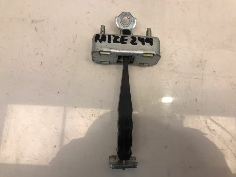 Ограничитель двери Toyota Raize 2020 68630B1060 A200A 1KR-VET, задний правый (с пробегом)