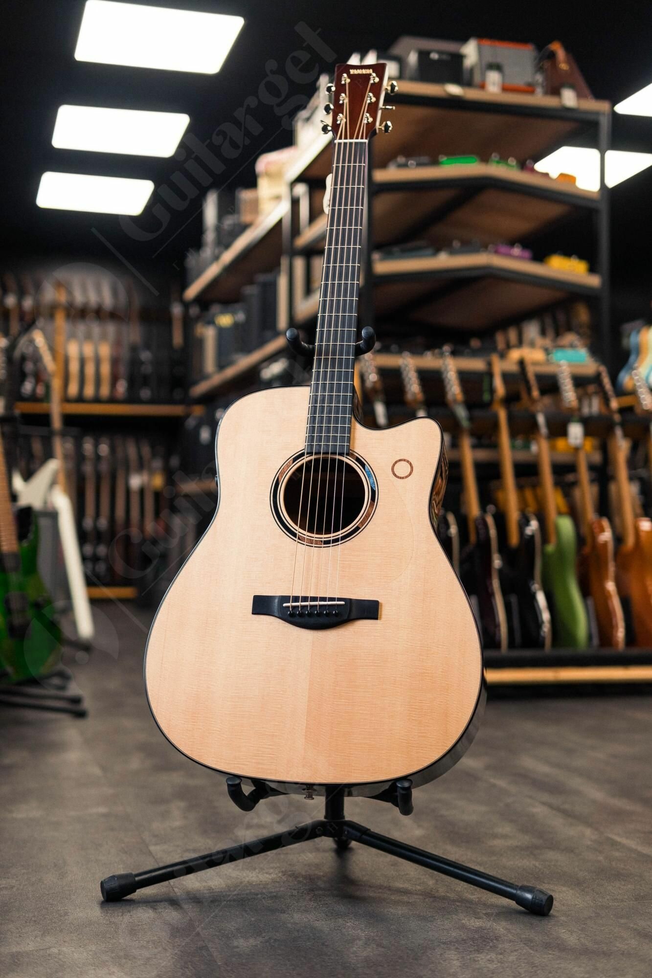 Yamaha TAG3 C NT (с чехлом) Трансакустическая гитара
