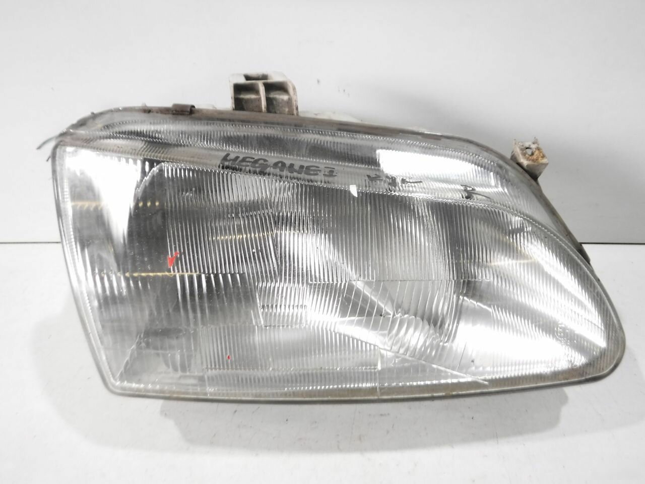 Фара правая Renault Megane I (1995—1999) 260101792R