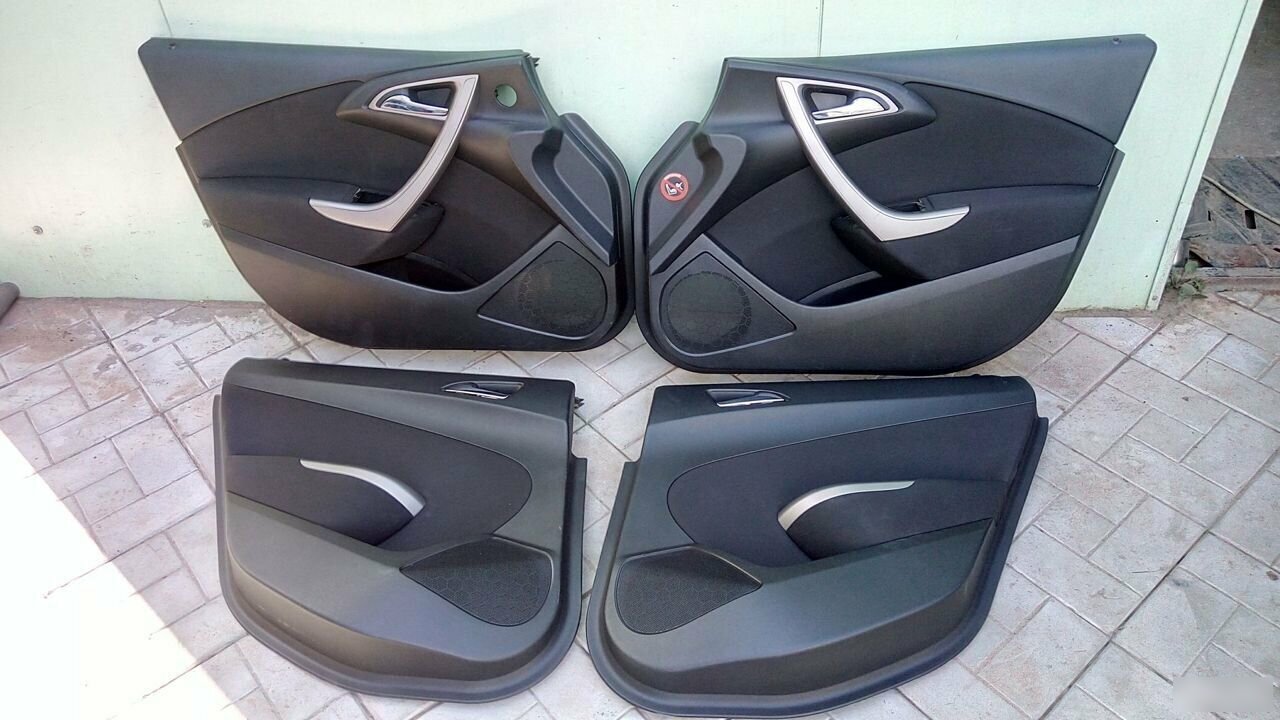 Комплект дверных обшивок Опель Астра Джей Astra J 13258735