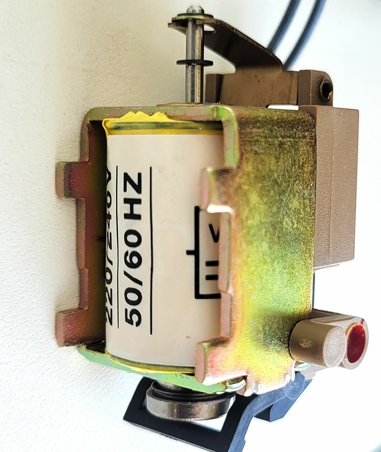 Расцепитель минимального напряжения 230В Legrand 26173 для автоматических выключателей DPX125-1600.