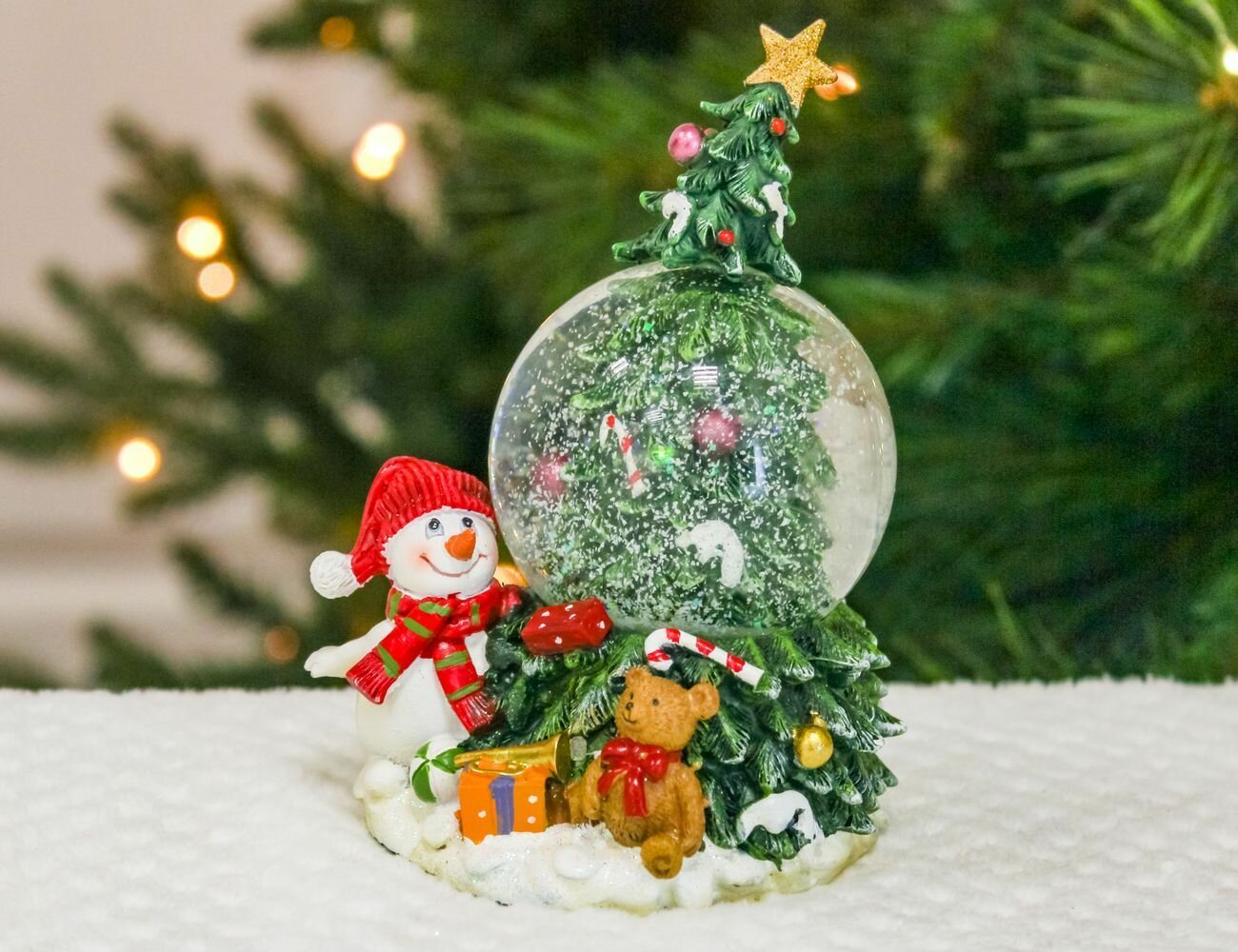 Снежный шар рождественская ёлочка CО снеговиком, 10x8.5x13.5 см, Sigro 50-0396-снеговик