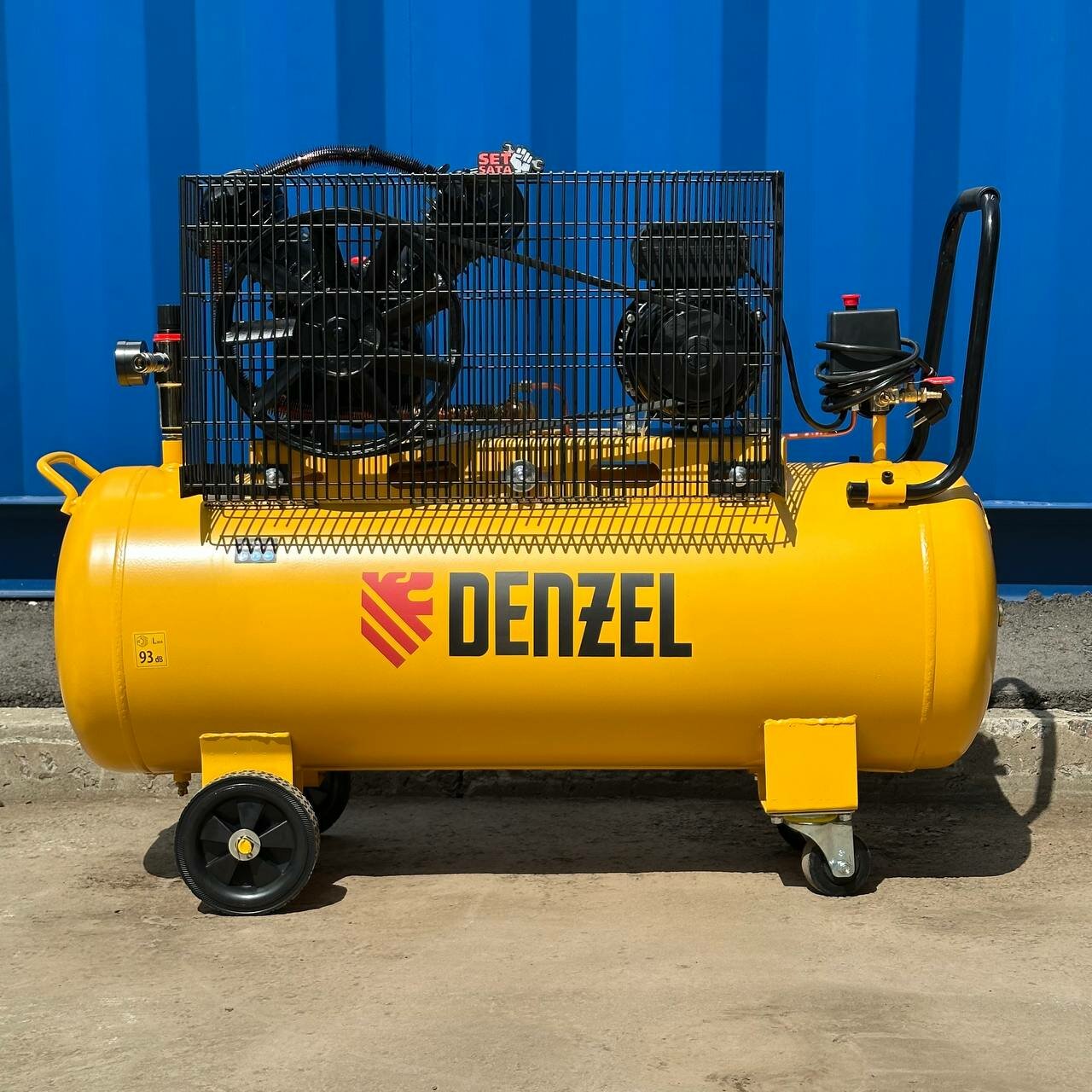 Компрессор воздушный BCV2300/100, ременный привод, 2,3 кВт, 100 литров, 440 л/мин Denzel, арт. 58111