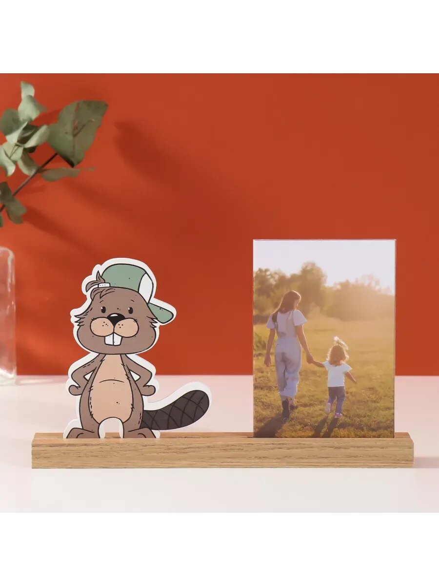 Фоторамка на деревянной подставке