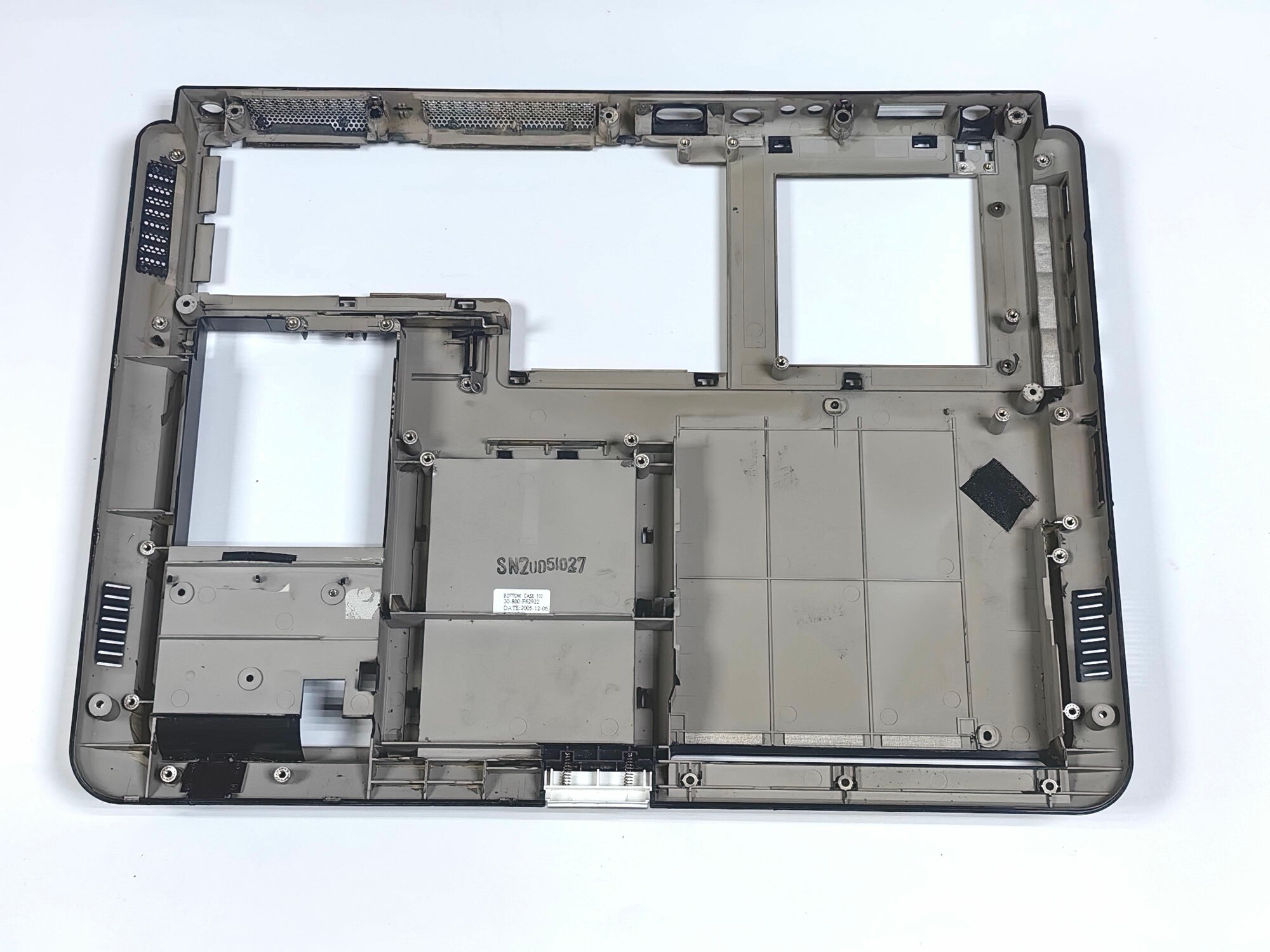 Поддон ноутбука RoverBook Voyager S485L