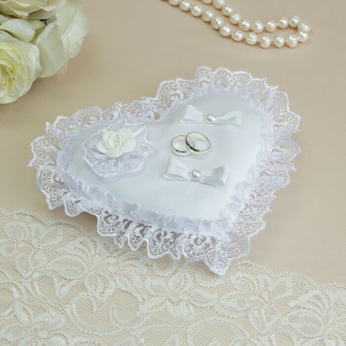 Подушечка для колец Сердце , белая