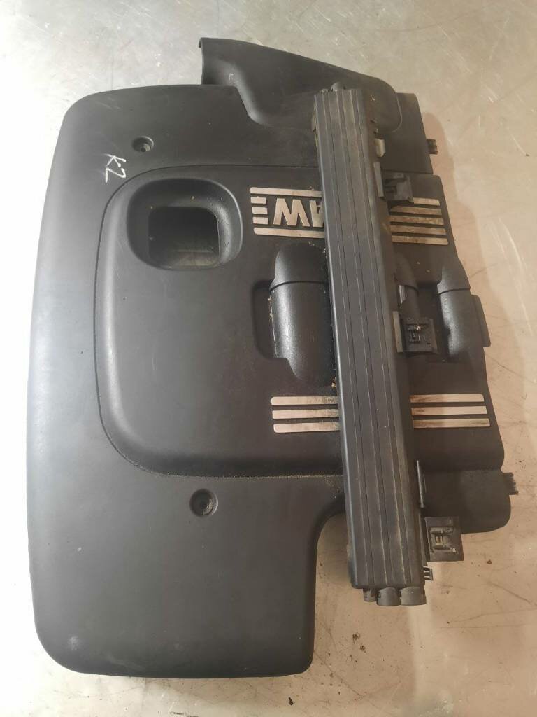 Крышка двигателя BMW 3 E90/E91 2006 11147789006