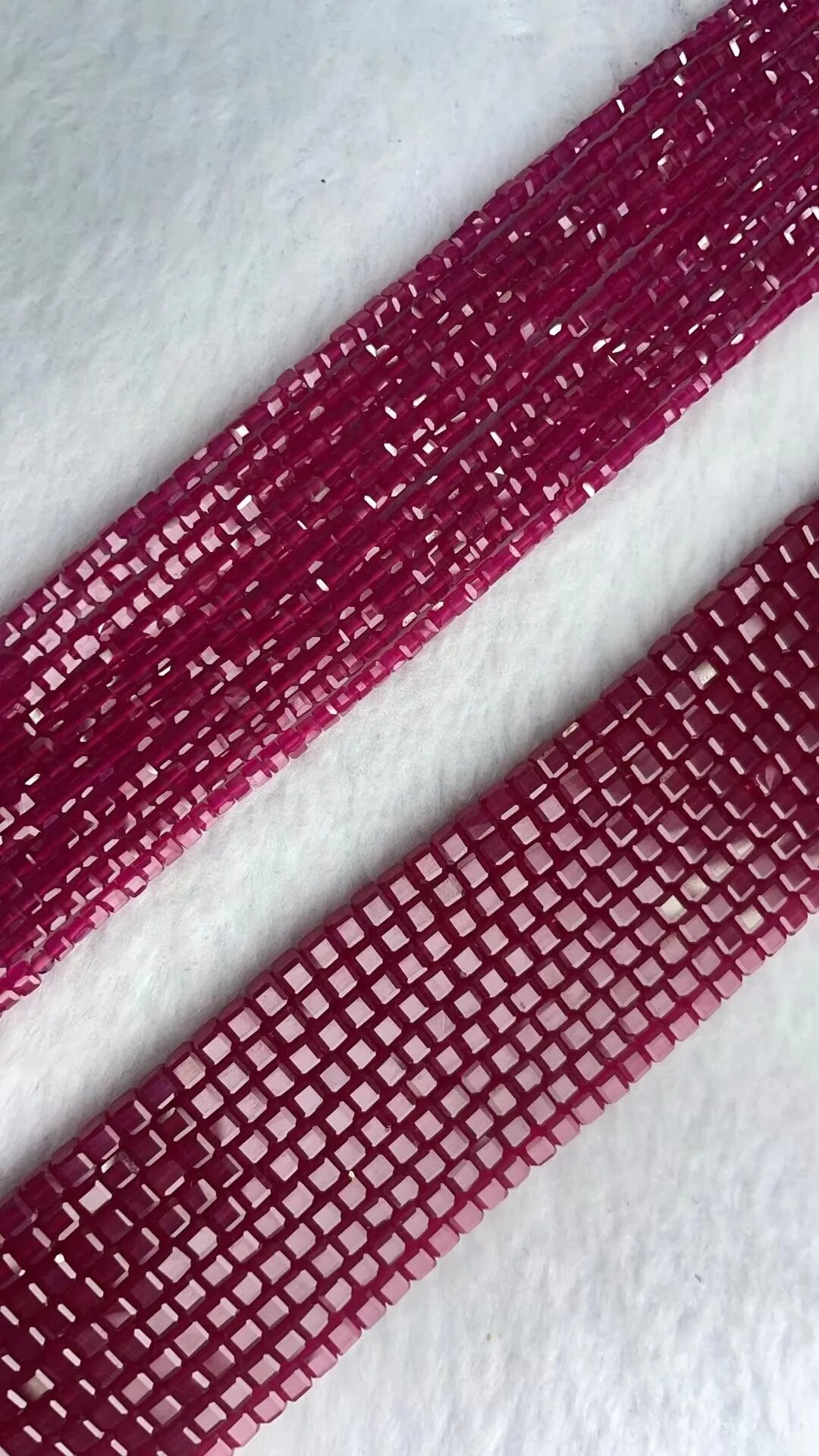 Красный корунд 2,2x2,2 мм/3x3 мм 3X3MM