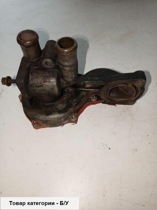 Корпус помпы Volkswagen Golf 1983 - Б/У