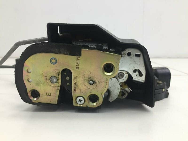 Замок двери передней правой Toyota Corolla E120 2001-2007 кат.номер: 6903012460 6911012080