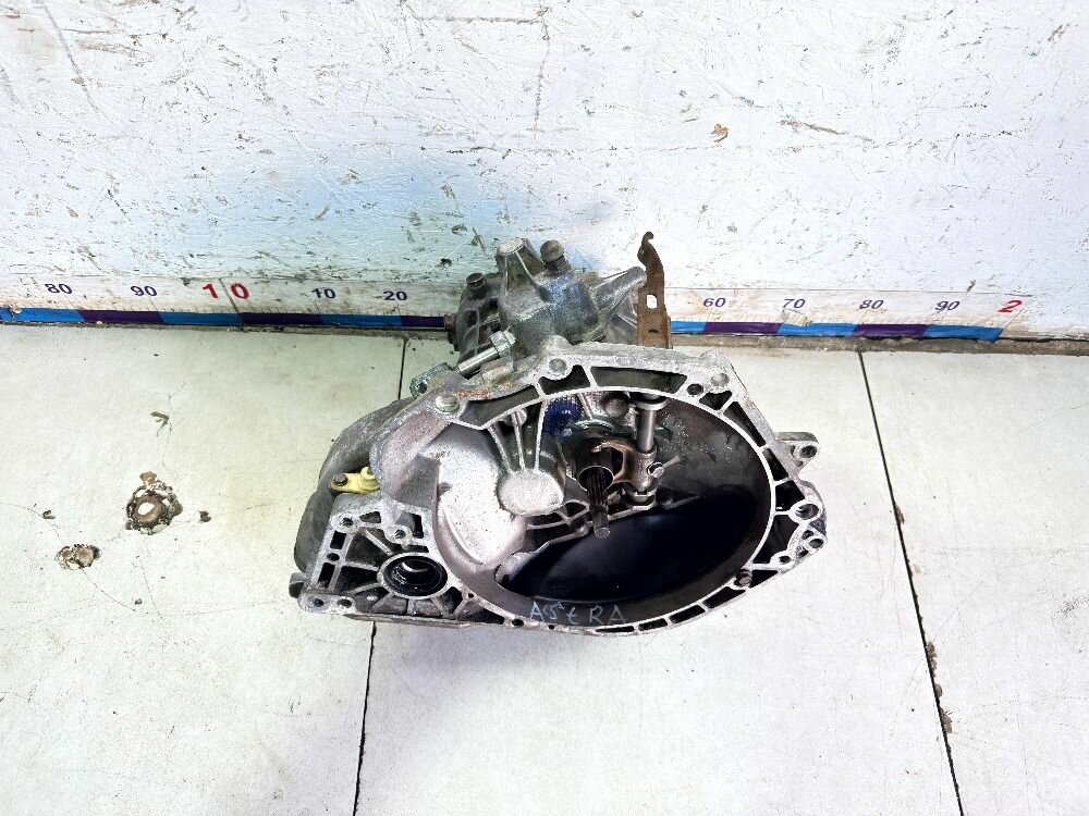 Механическая коробка передач Opel Astra F 90334345