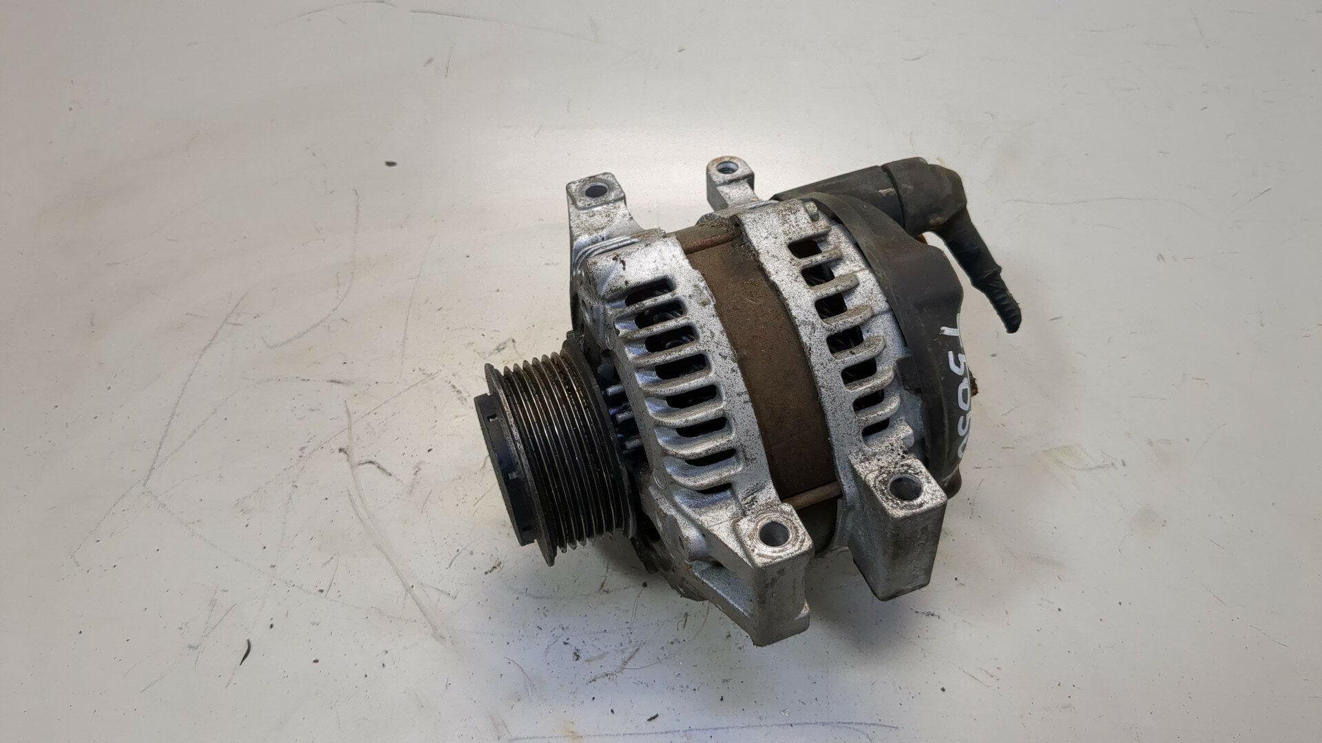 Генератор Honda CR-V Б/У