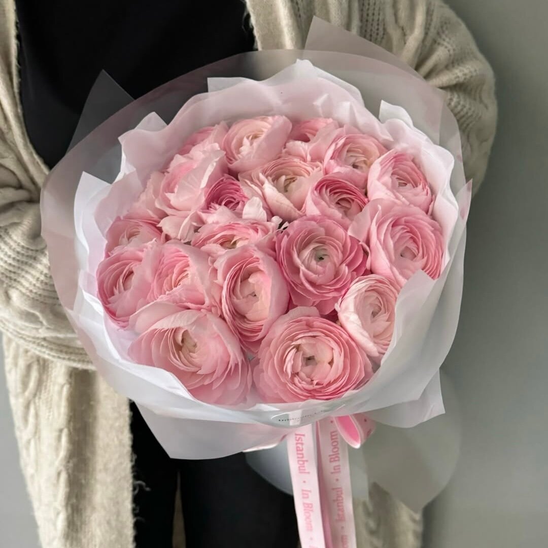 Букет из розовых ранункулюсов 19 шт, красивый букет цветов, шикарный, премиум цветы, премиум букет