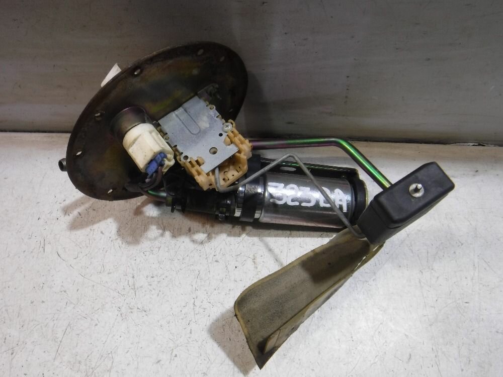 Насос топливный Mazda 323 BA B6BF1335Z