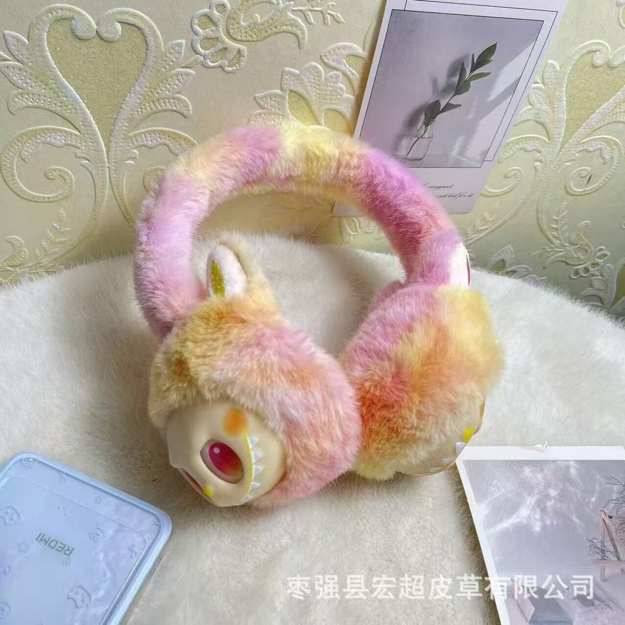 Эти зимние теплые наушники из ПВХ, выполненные в форме плюшевых кукол, защищают от ветра и холода, обеспечивая тепло и комфорт для детей.