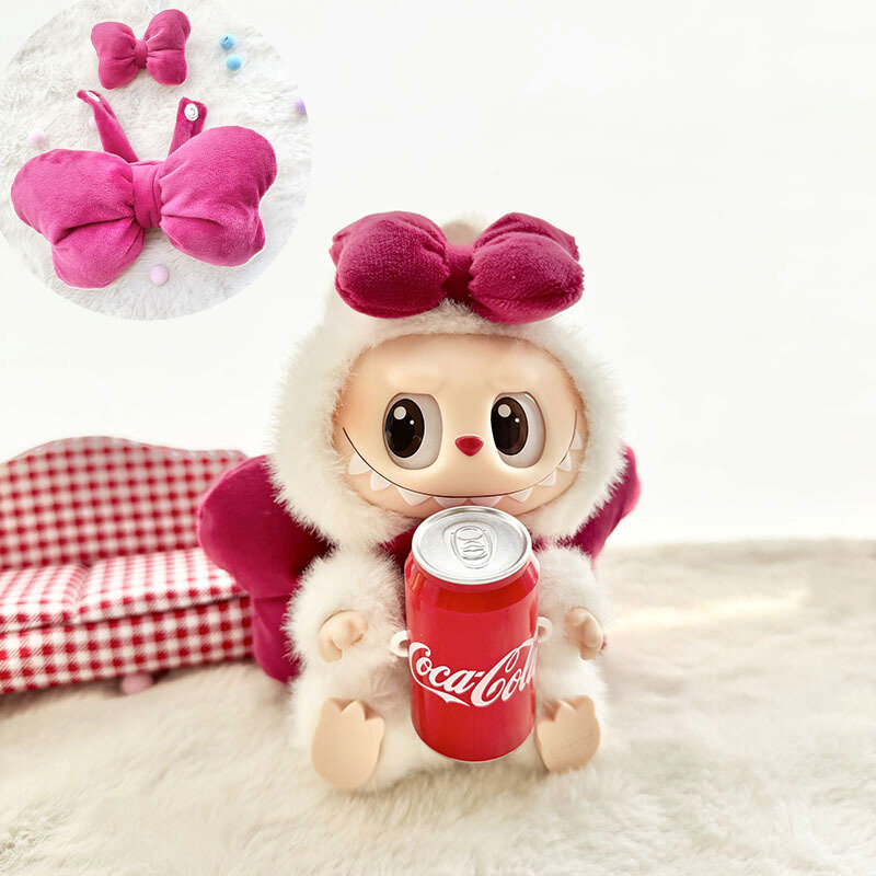 Только одежда] Брелок One Two Three Labubu, подвеска для одежды Labubu, ангел с бантом Coca-Cola