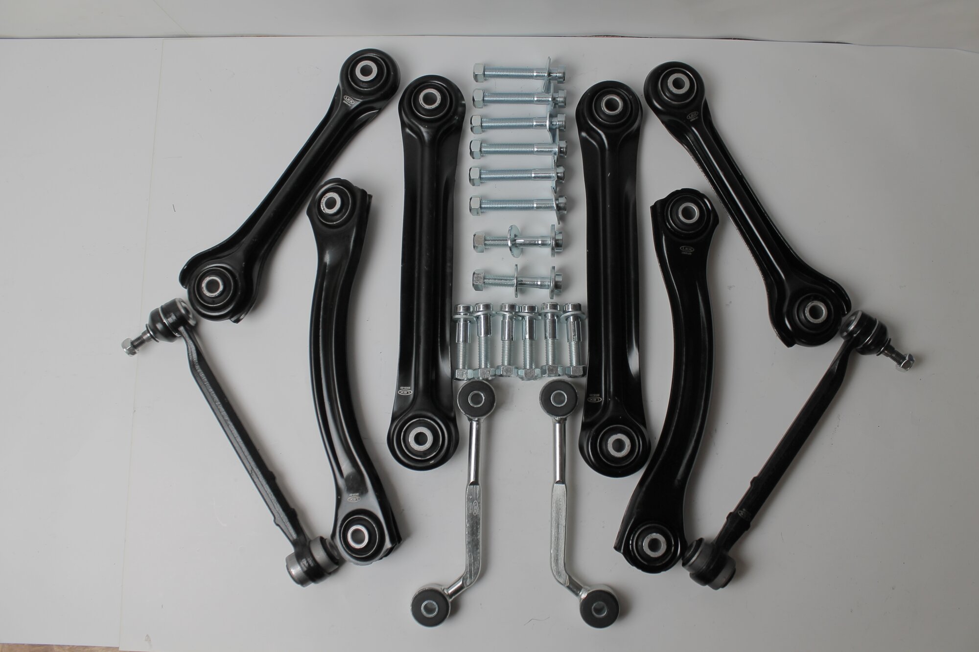 Комплект рычагов задней подвески MERCEDES-BENZ C-Class W203 2000–2008