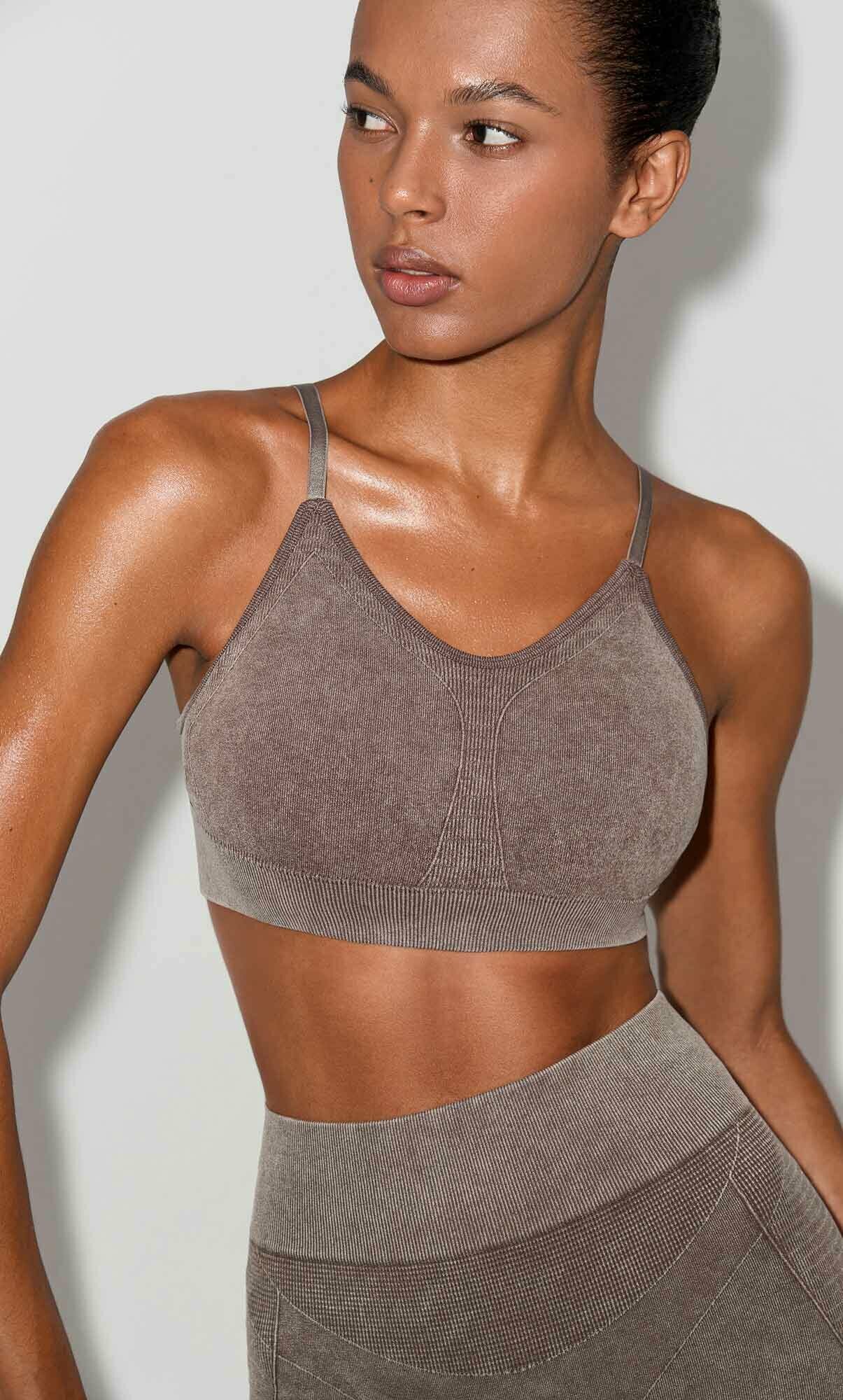 Топ спортивный IRNBY