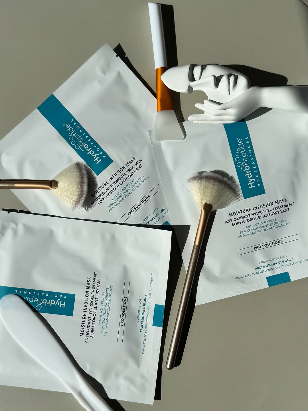 HydroPeptid MOISTURE INFUSION MASK Гидрогелевая маска с увлажняющим и депигментирующим действием, 12 шт