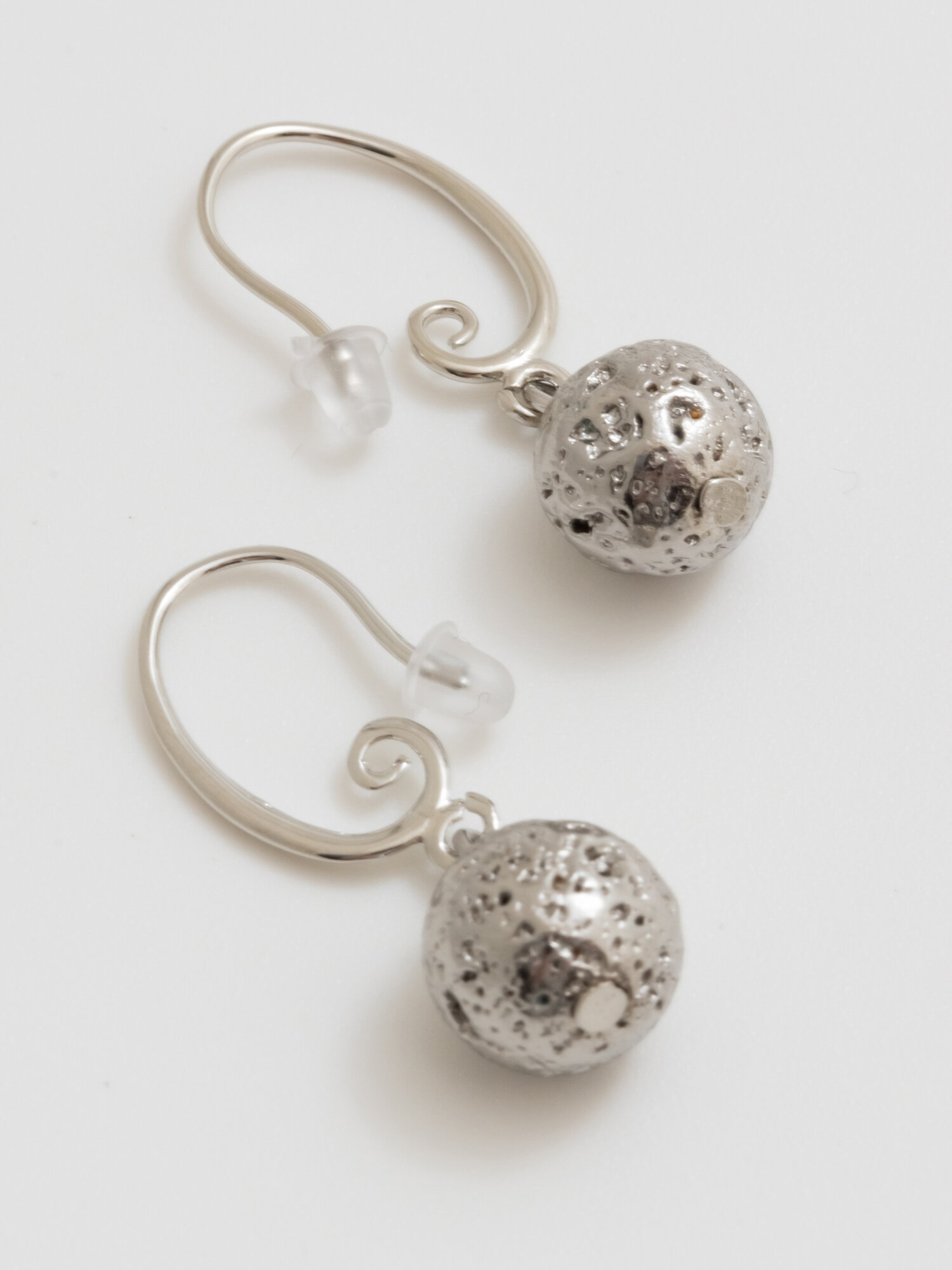 Серьги, вулканическая лава