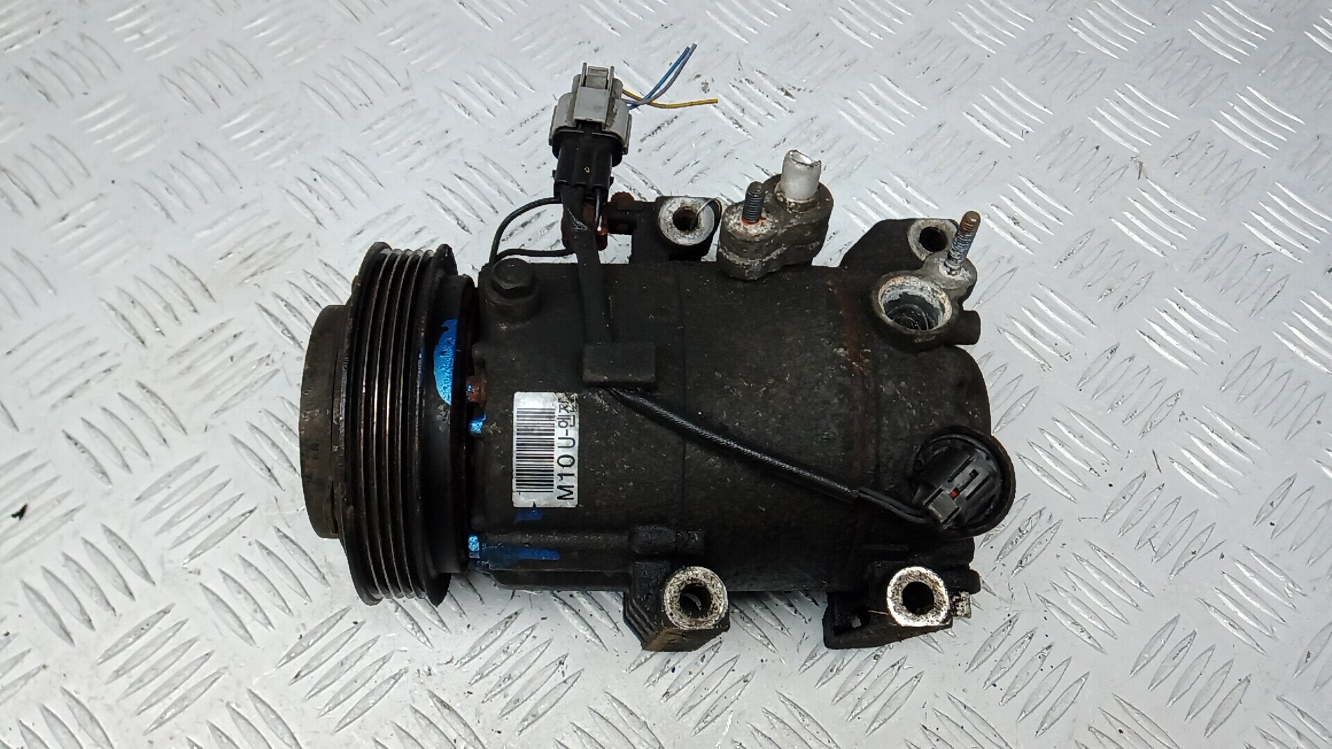 Компрессор кондиционера дизельный KIA SPORTAGE 3, Номер 977012Y100