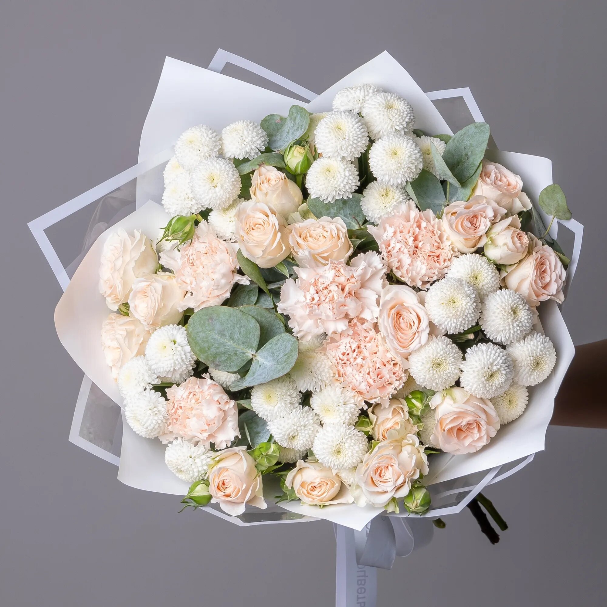 Букет цветов "Персиковое облако" в коробке и аквабоксе от "Простоцветы"