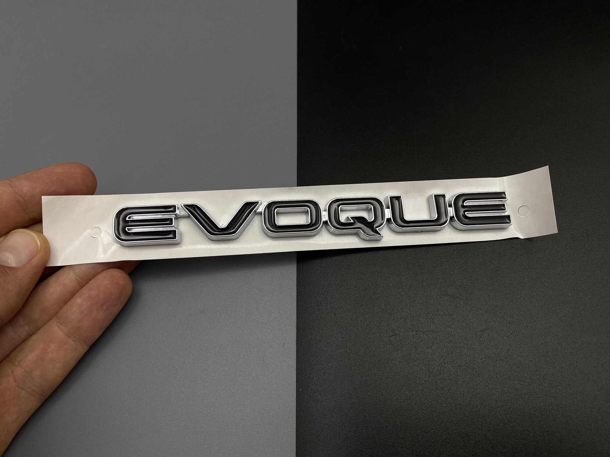 Эмблема EVOQUE 3D надпись для Range Rover эвок черный / хром