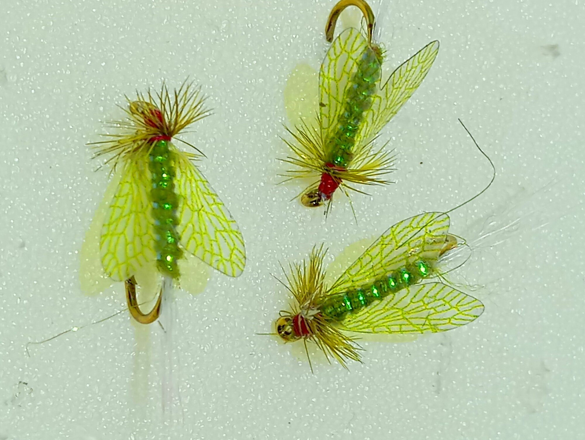 Мушка на хариуса и другую рыбу. На одинарном крючке номер 10. 3 штуки.