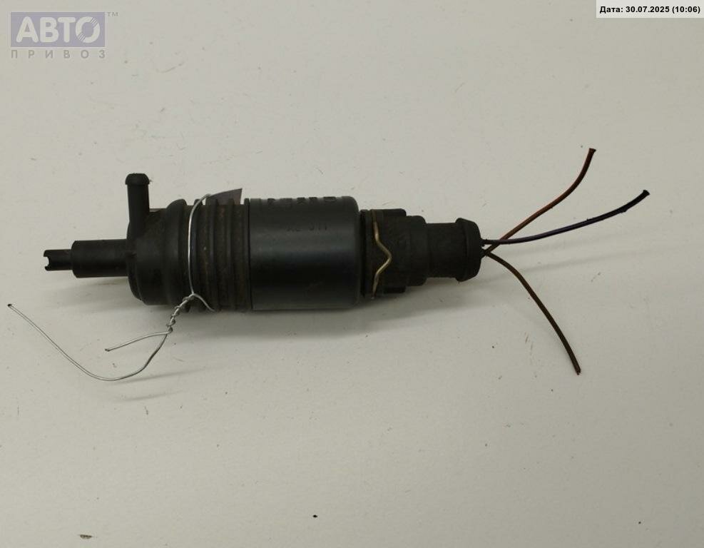 Насос (моторчик) омывателя стекла Audi A6 C4 (1994-1997)