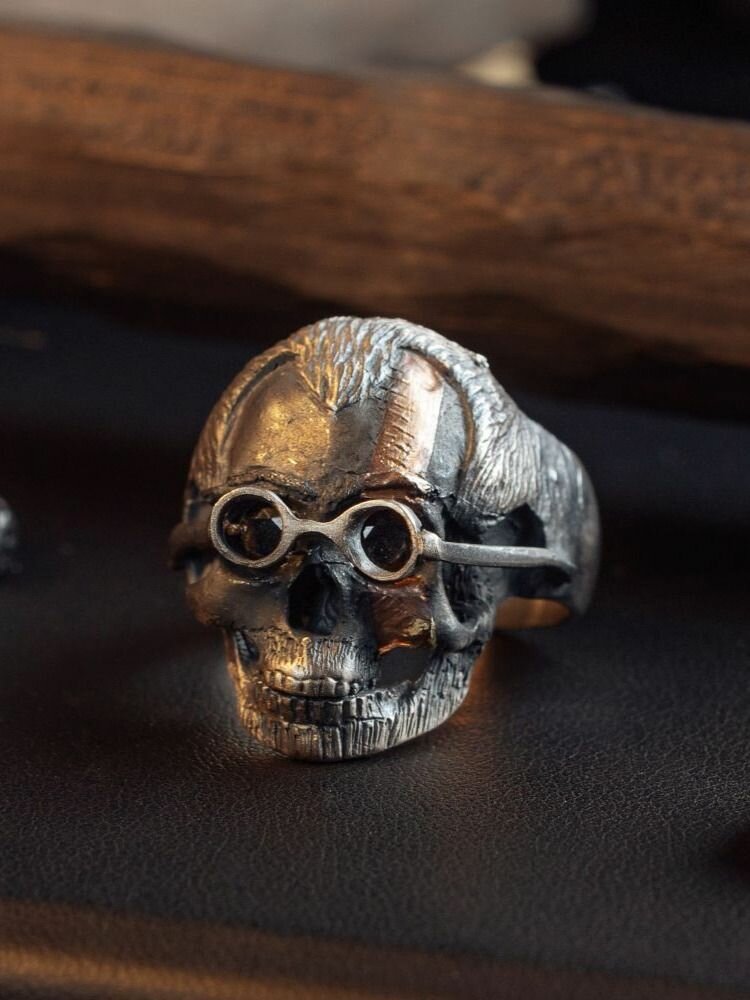 Перстень BLACK DAY, серебро, 925 проба, чернение, шпинель, бриллиант, гранат