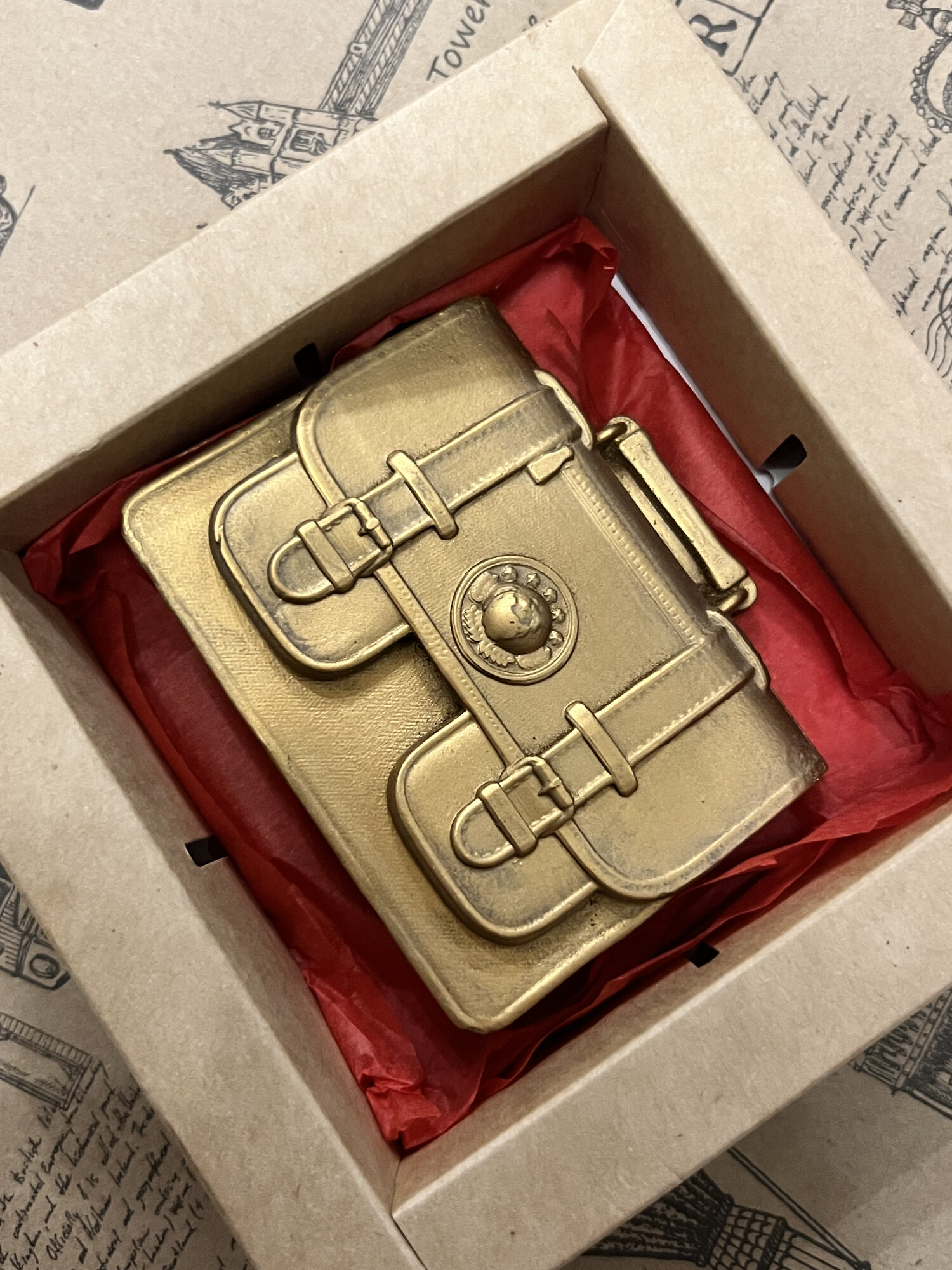 Шоколадная фигура Aramiska «Портфель», ручная работа, темный бельгийский шоколад