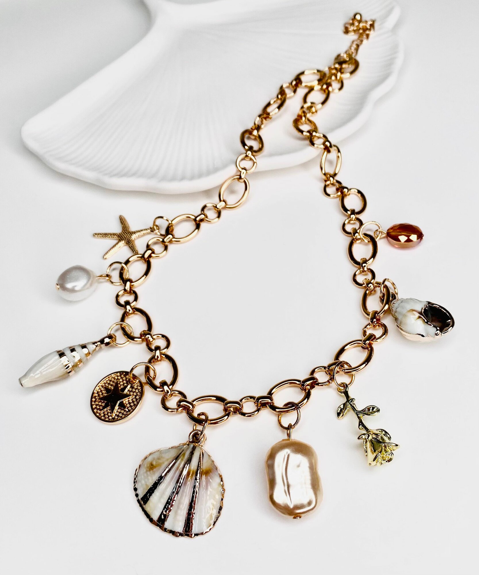 Колье, искусственный камень, пластик, жемчуг имитация