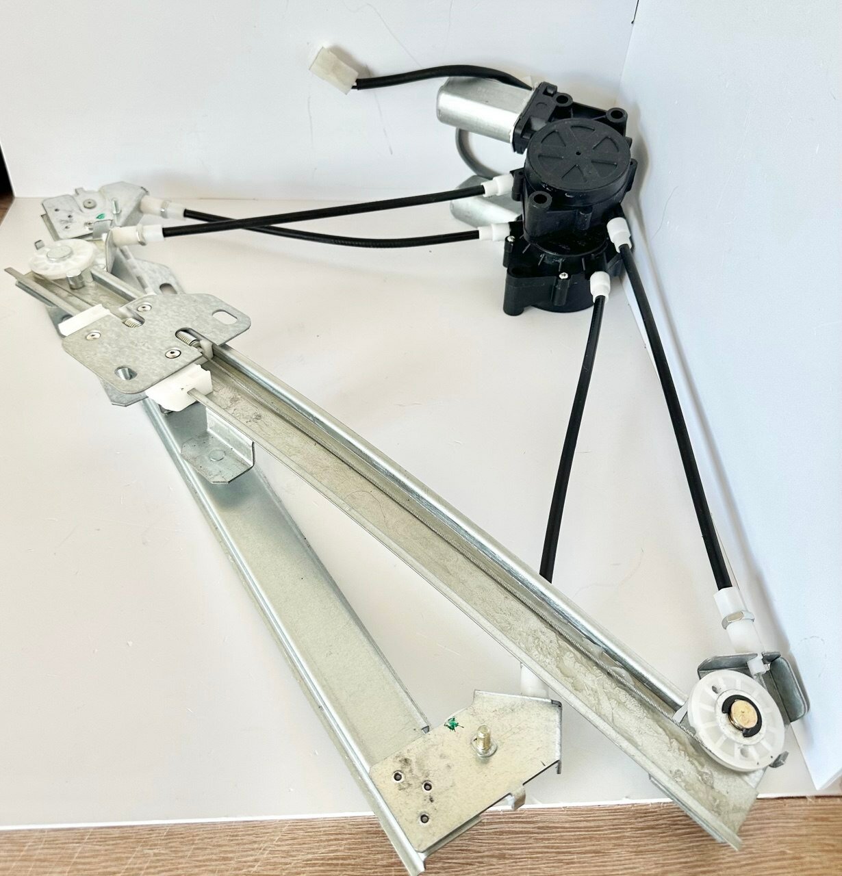 Стеклоподъемник электрический в сборе с мотором передний правый+левый комплект 2шт ВАЗ 2110-2112, Приора (до 2013 года)