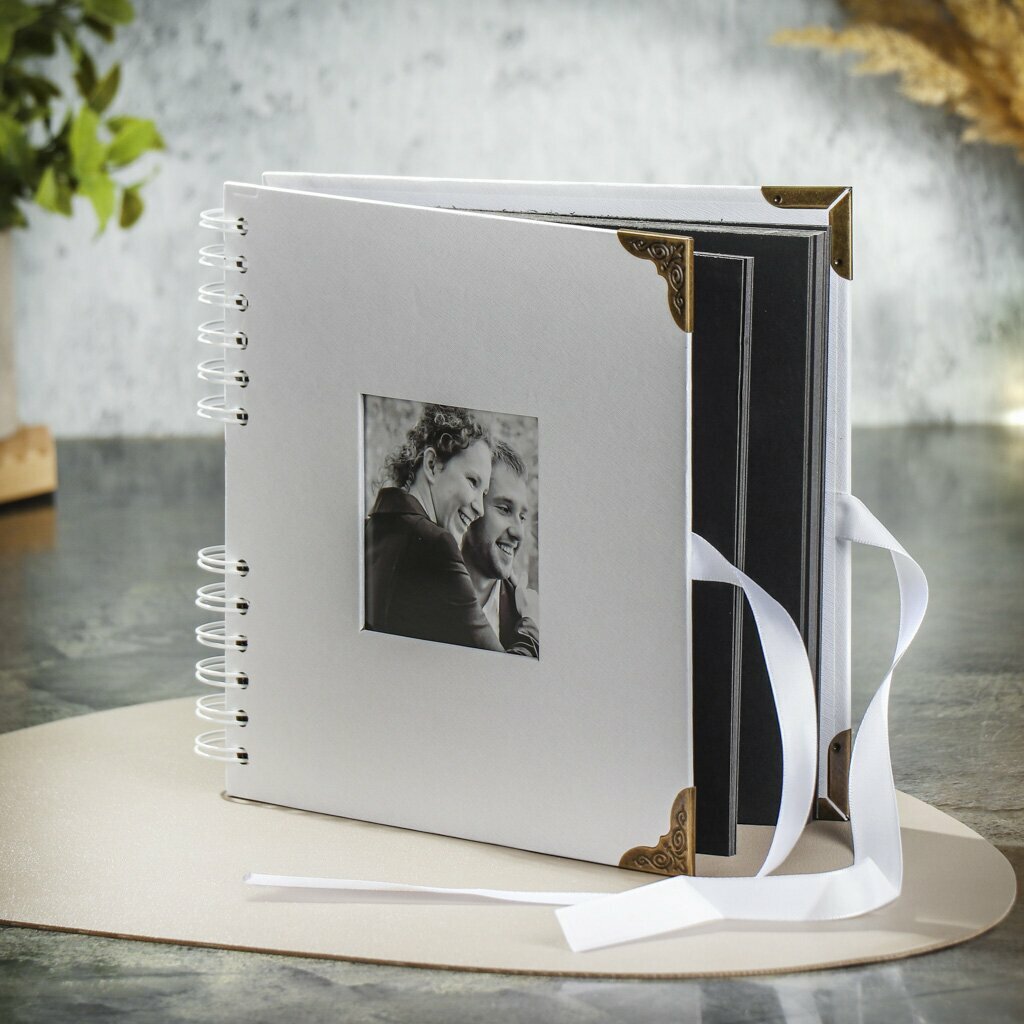 Фотоальбом КНР на кольцах, крафтовый, 22,5х20,5 см, с ленточкой, белый