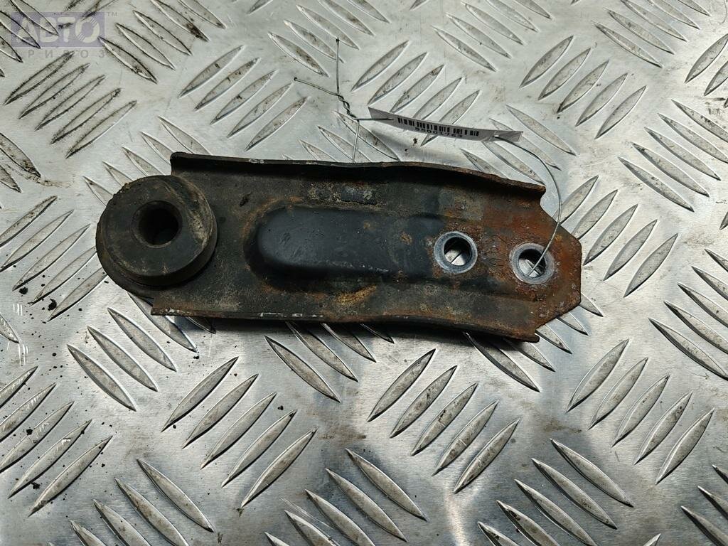 Кронштейн радиатора Opel Astra G (1998-2004)