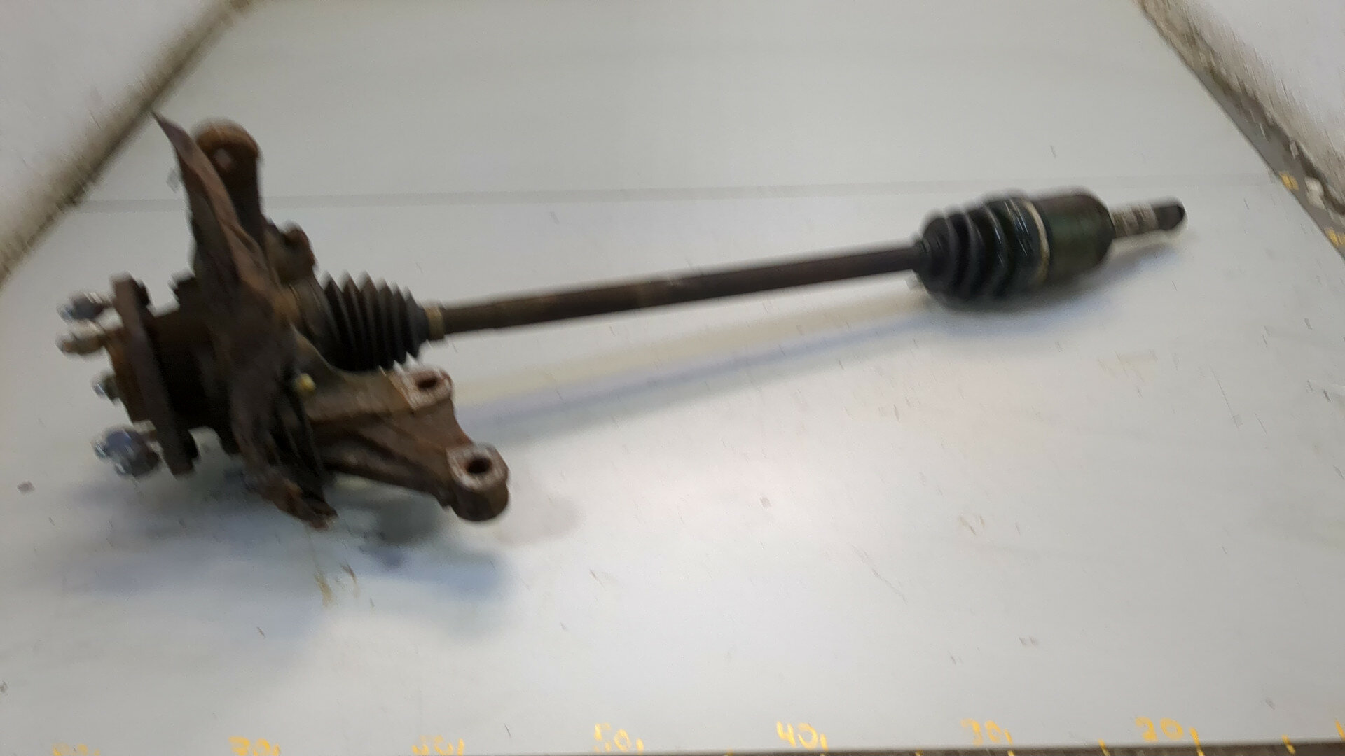 Ступица (кулак, цапфа) правая передняя Subaru Tribeca (B9) Б/У