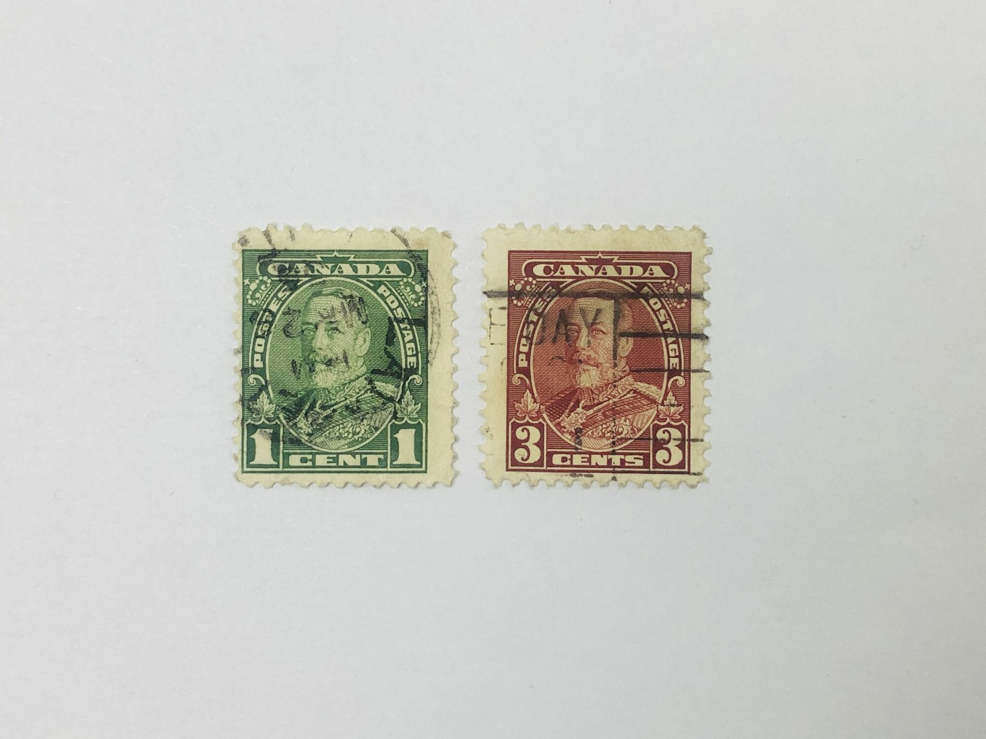 Почтовые марки - Король Георг V. Неполная серия. Персоналии. Канада. 1935. Sc: CA 217,219; Mi: CA 184A,186A. Гашен