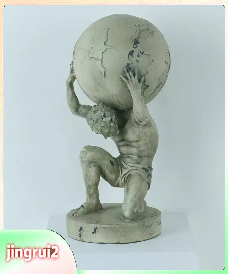 Фигурка Геракла, держащего Землю, длина 15 см, ширина 14 см, высота 29 см.