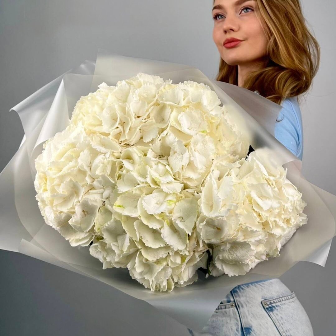 Букет из белых гортензий 5 шт, красивый букет цветов, шикарный, премиум цветы, премиум букет