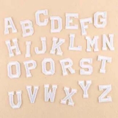 Набор из 10 вышитых букв белого цвета N