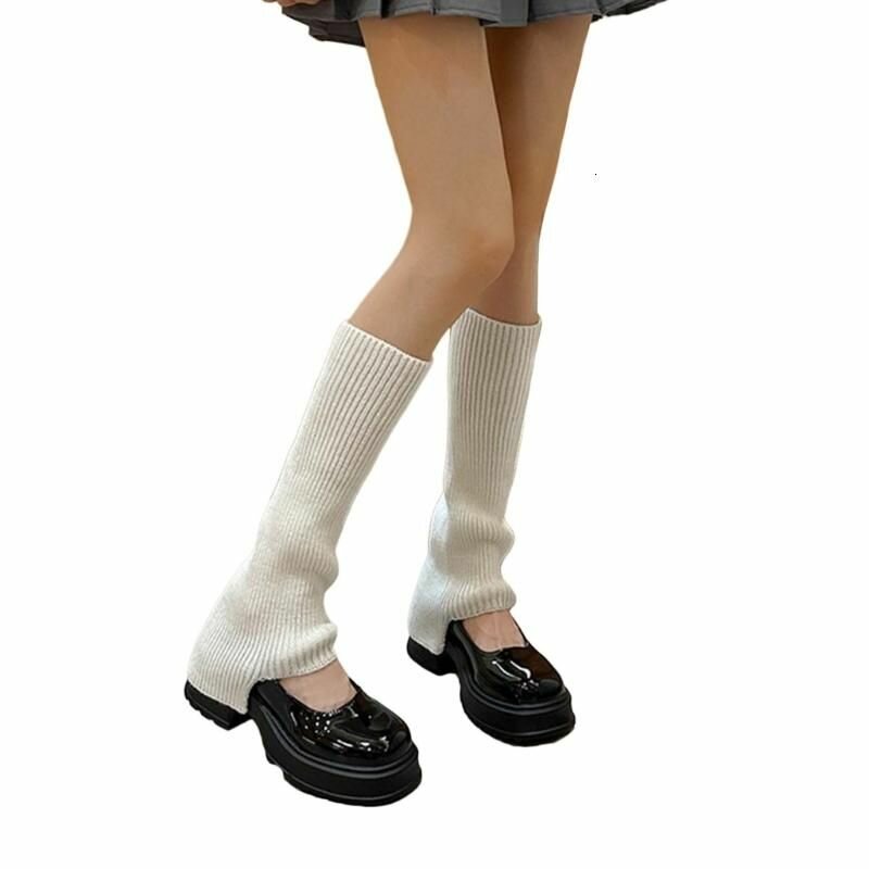 Сладкий ветер, горячая девушка, стопка носков-молочно-белый