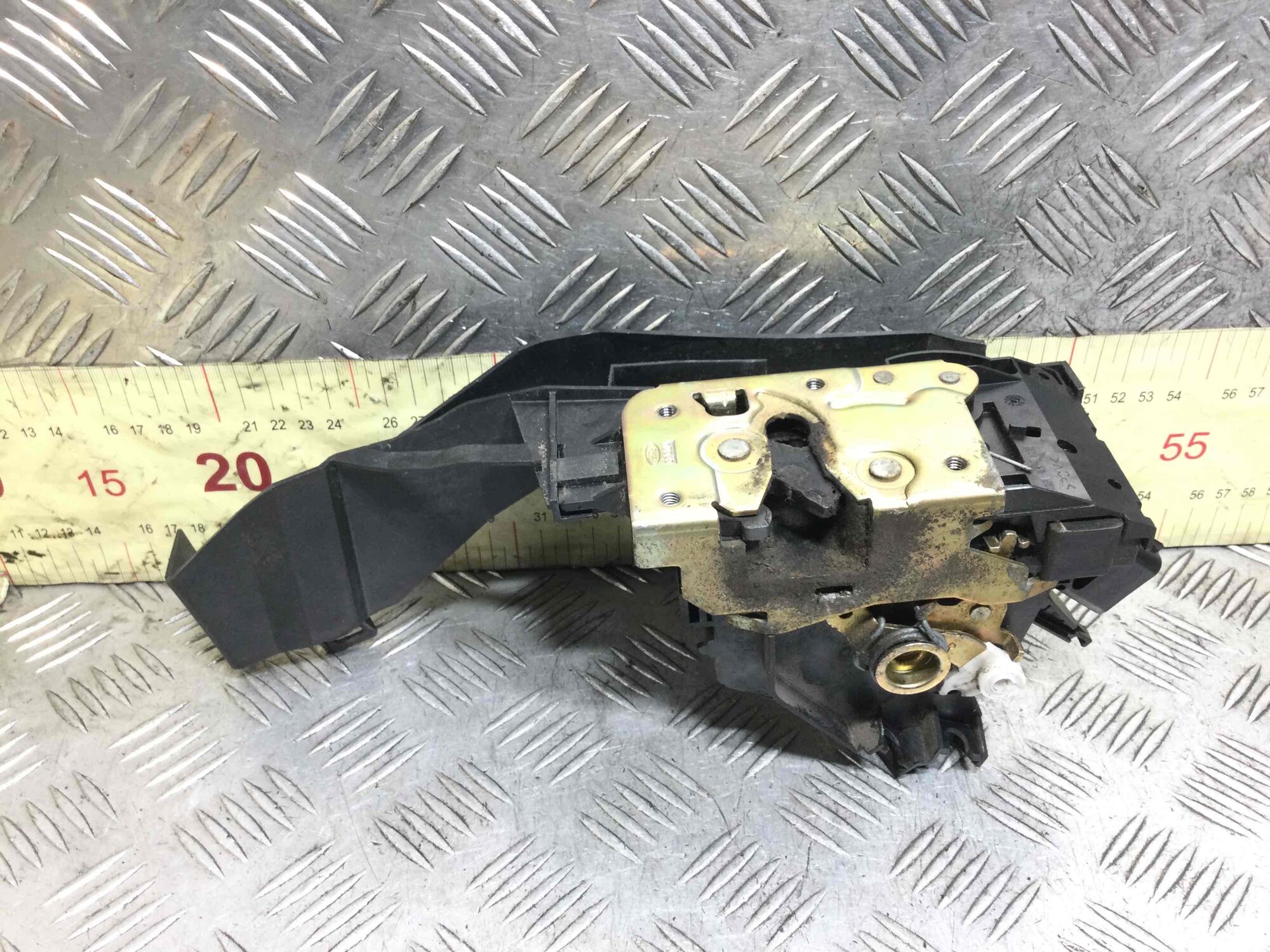 Б/У Замок двери передней правой Ford Focus 1 поколение [рестайлинг] (2001-2005) 2005 г.