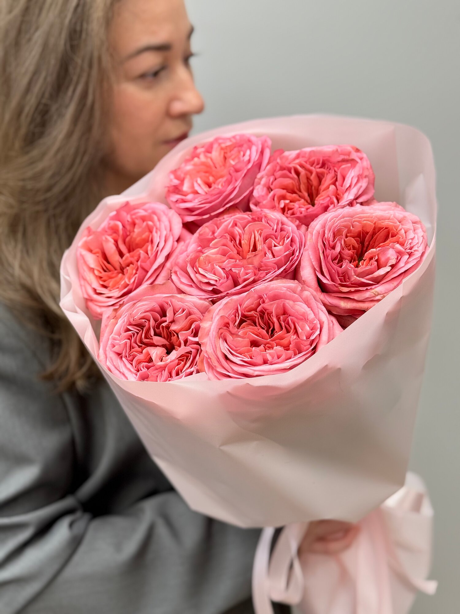 Букет Изысканный, розовые пионовидные розы сорт Пинк Экспрешн, высота 70см 7шт