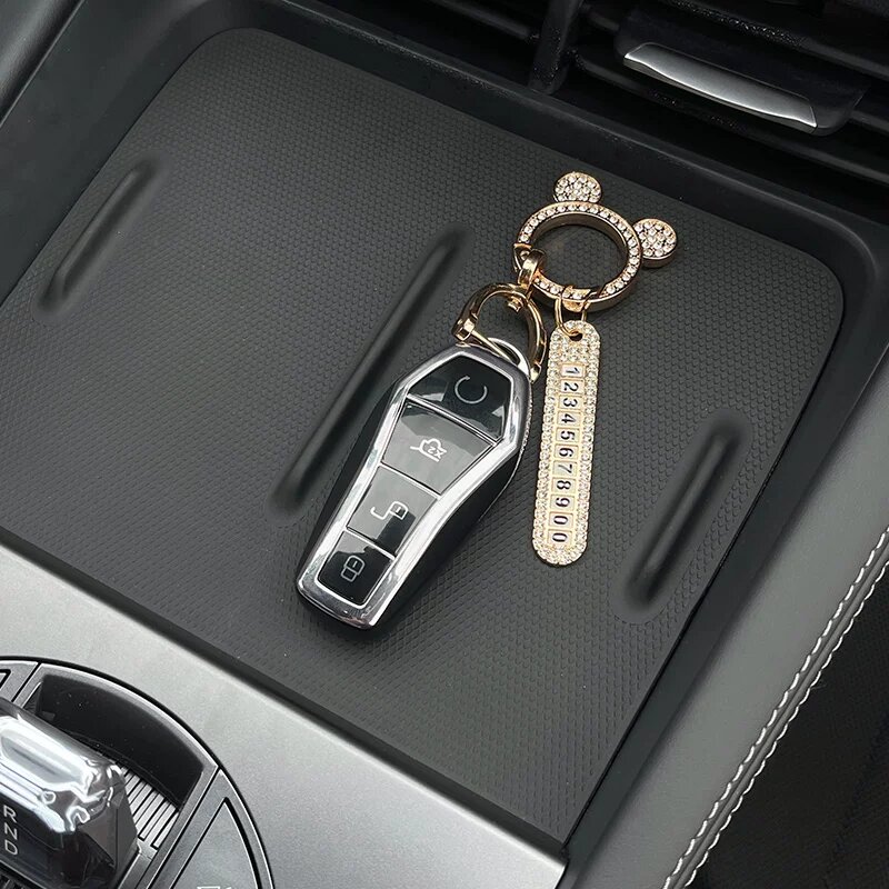 Чехол для ключа BYD Seal 06 черный с мишки ключом и золотой гравировкой номера