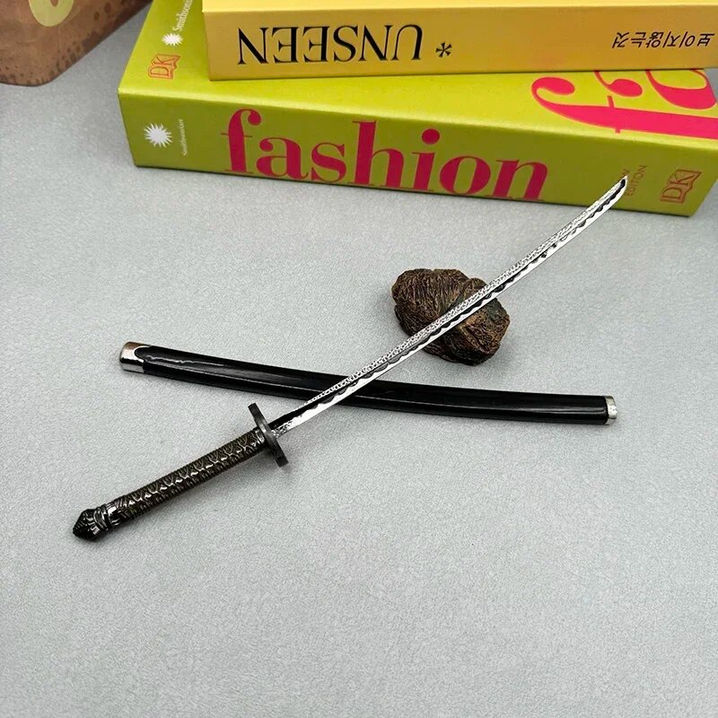 Металлическая реплика катаны Moonveil из Elden Ring Moonveil