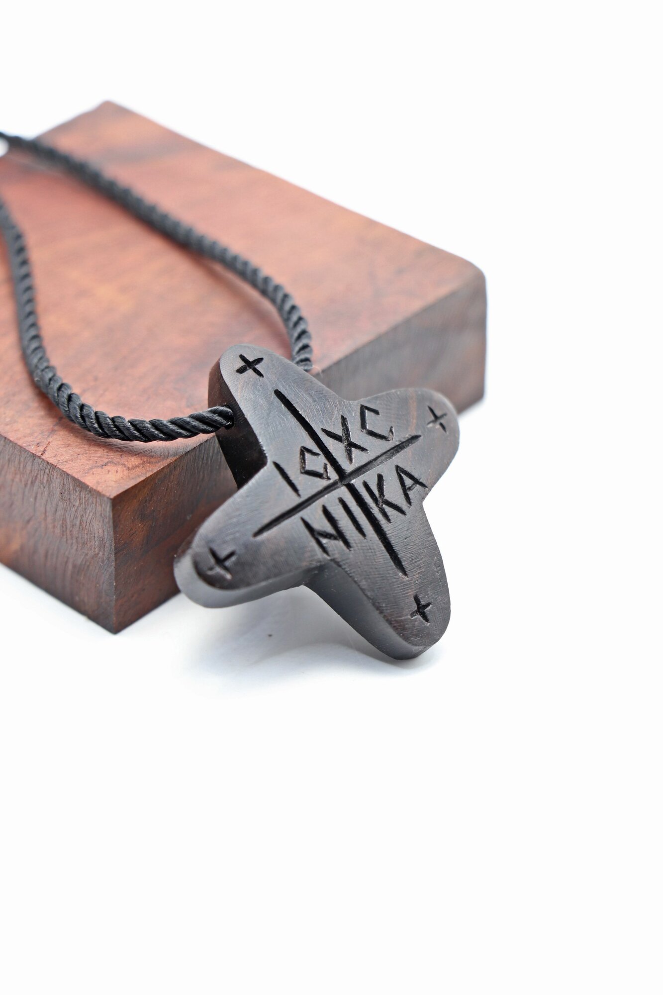 Крест нательный из древесины Гренадил