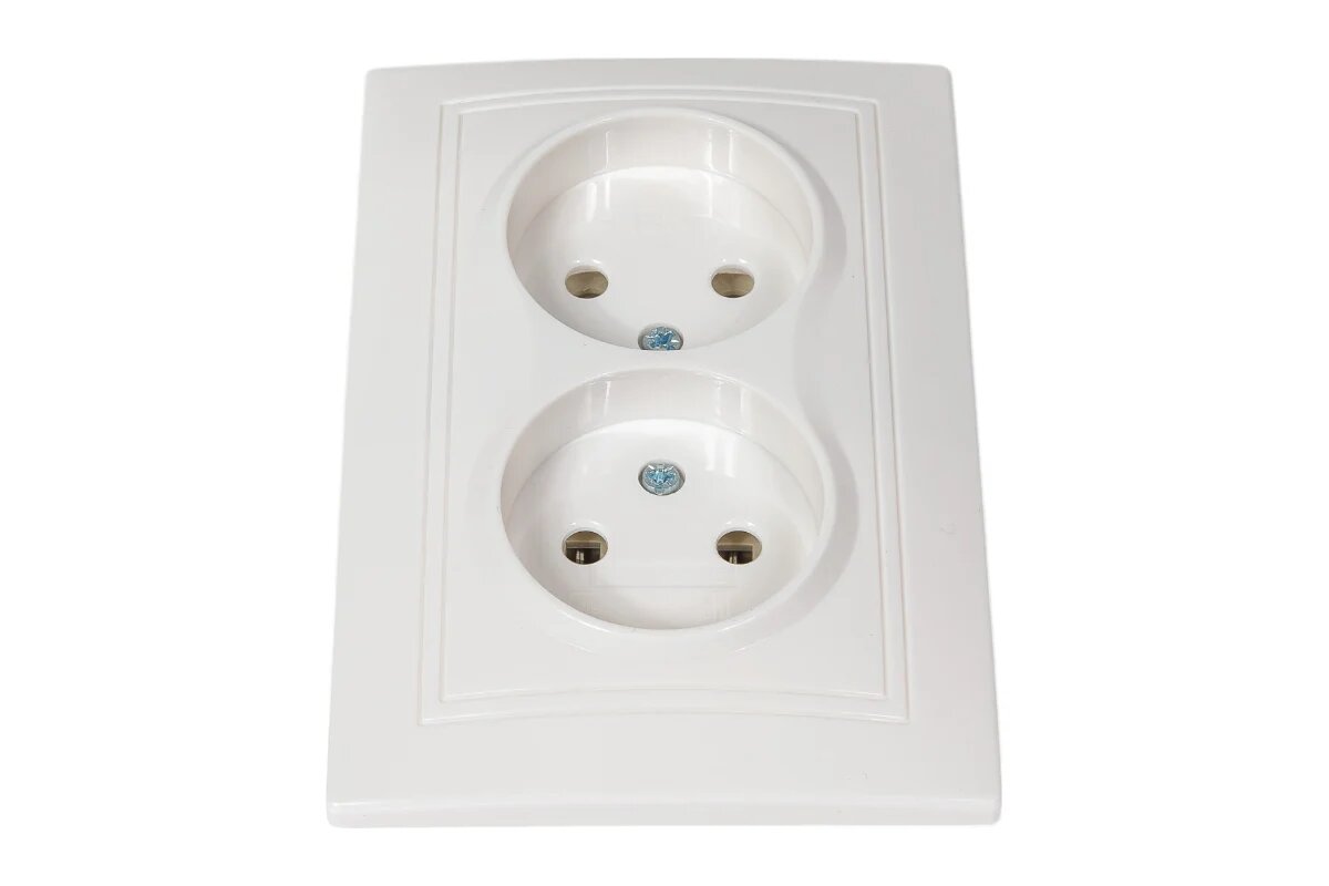 IEK Рс12-2-кб розетка без з/к и з/ш, 10 А, кварта белая ERK20-K01-10-K в сборке